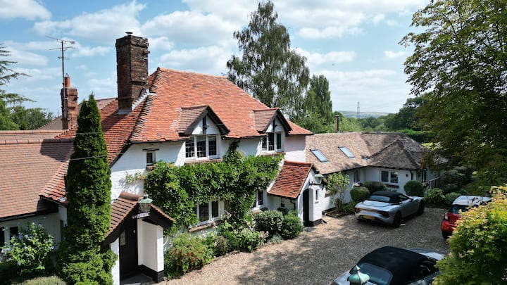 Luxury Home, Spectacular Grounds, Pool & Hot Tub - Knepp Castle Estate
