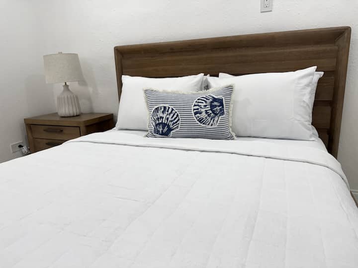 The Salty Cottage: Your Miami Getaway - Coral Gables, FL