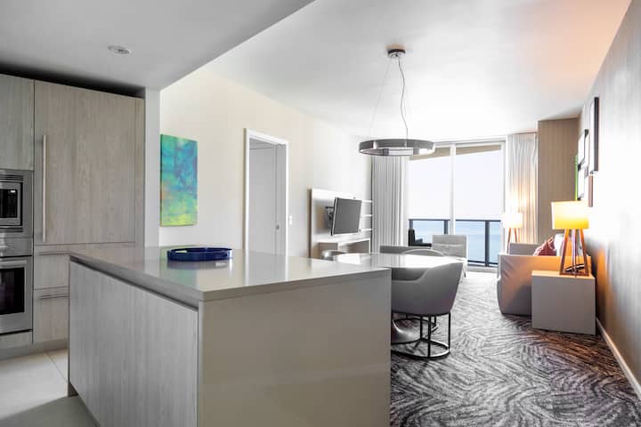 Luxe 2 Br Ocean View On The Beach - 35th Floor - Hollywood, FL