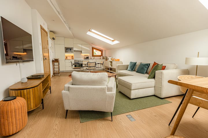 ÁTico Renovado Con Terraza Exclusiva En El Centro - Madryt