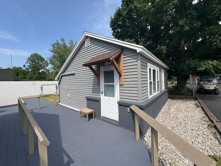 Cabin 7 / Arcadia Resort - Arcadia, MI