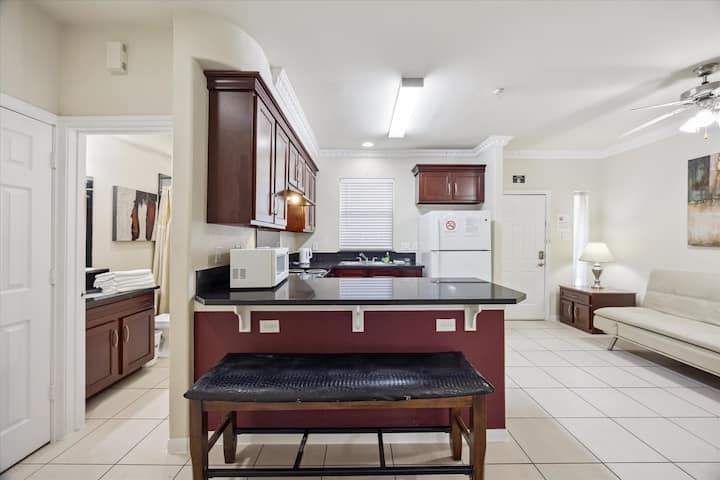 One Bedroom Apt. Gated. Free Laundry Room C108 - Westchase - Houston