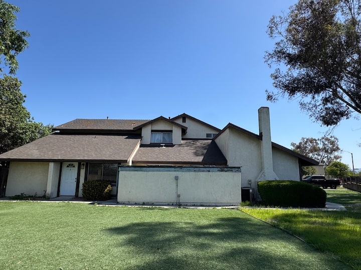 Roomy Home With Big Backyard - West Covina