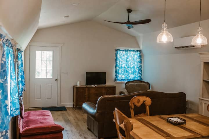 The Ewe's Nest On The Farm - McMinnville, TN