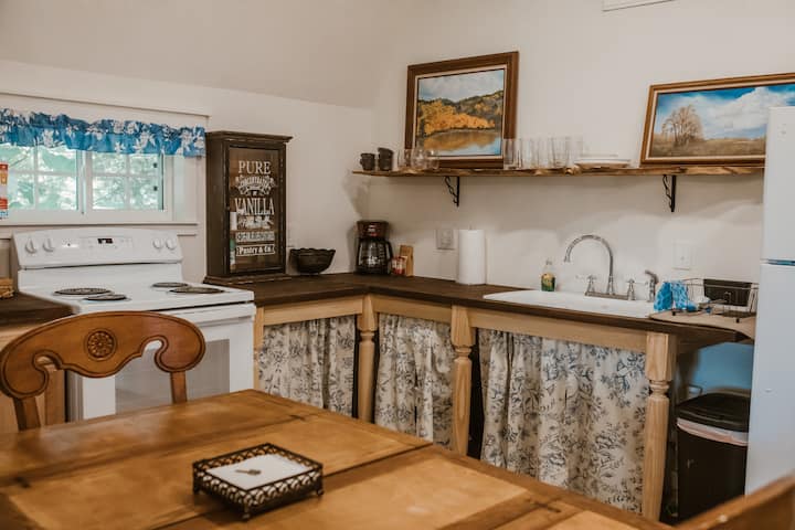 The Ewe's Nest On The Farm - McMinnville, TN