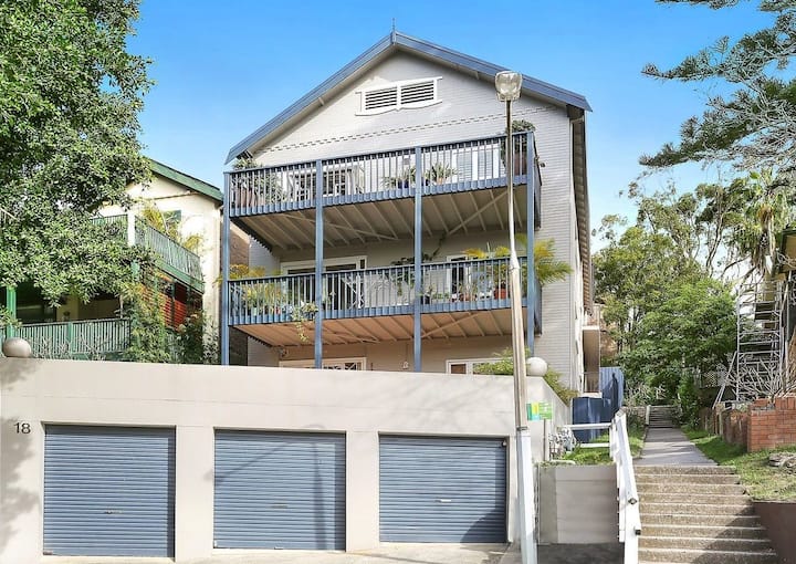 Bondi Beach Artist’s Haven - 1 Bedroom - Coogee
