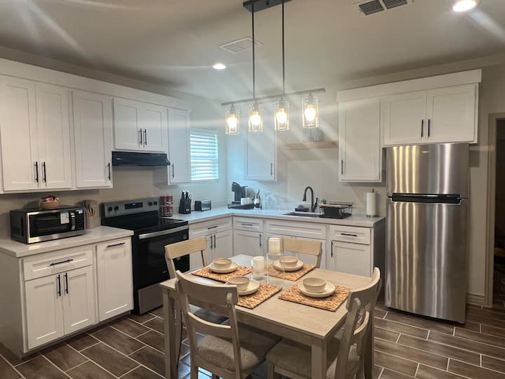 Patsy's Midtown Cottage - Laredo, TX