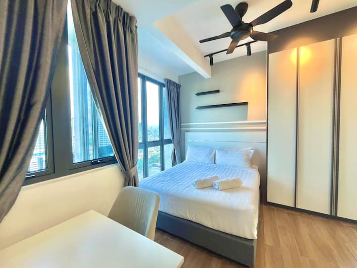 @79sb1511 Best Sky Pool Kltower Klcc Merdeka Tower - Kuala Lumpur