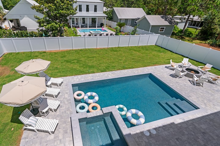 Walk To Beach! Pool, Hot Tub, Golf Cart, Game Room - Seaside, FL