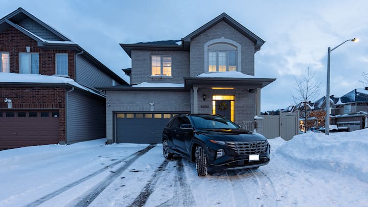 Modern Family Home In Barrhaven - Ottawa