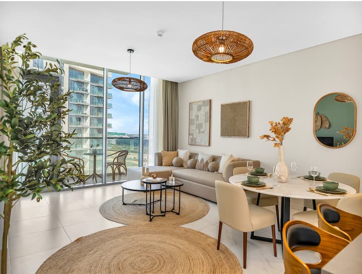 Stunning Central 2br Lagoon View & Private Beach - Dubái