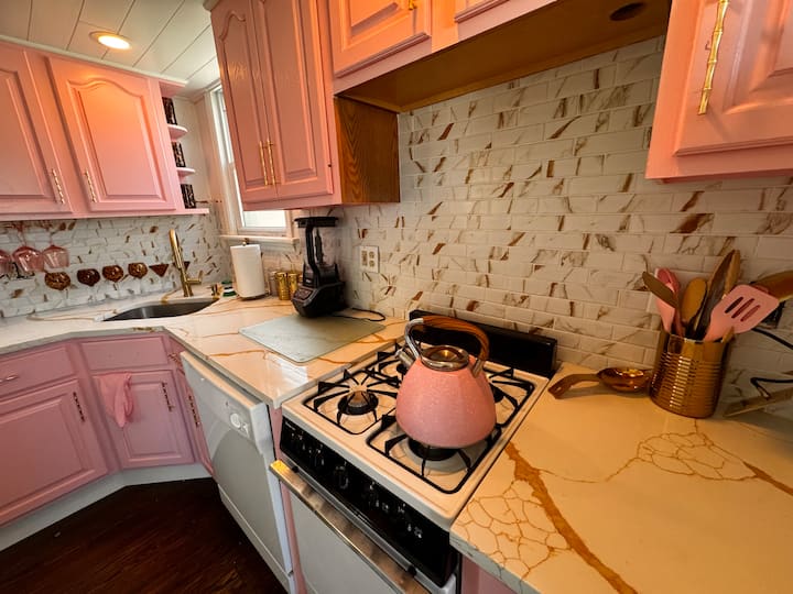 Bink’s Beach Bungalow - Wildwood, NJ