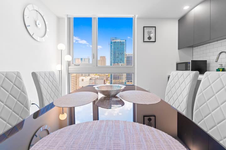 21st Floor • Cozy & Chic Retreat - Miami, FL