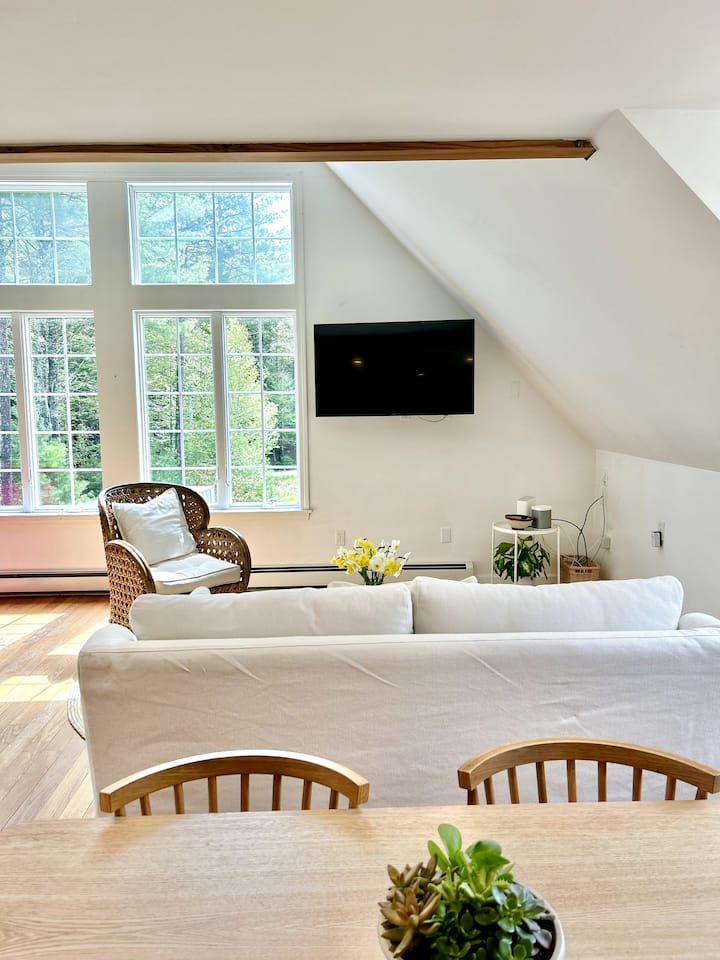 Sun-lit Guest Cottage On 27 Acres In Freeport - Freeport