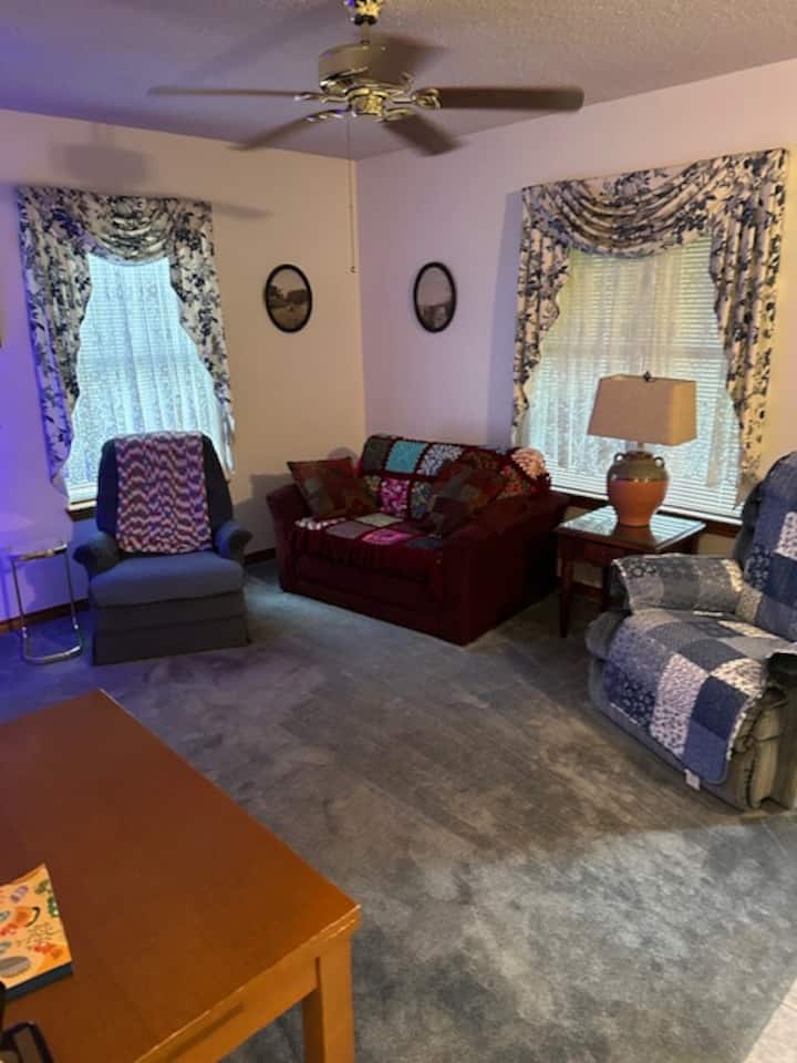 Hen House Cottage - San Marcos, TX