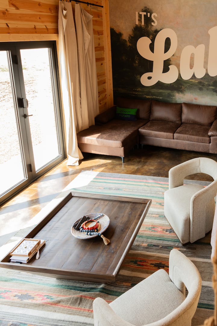 Cozy Cabin With Hot Tub - Stockton Lake, MO