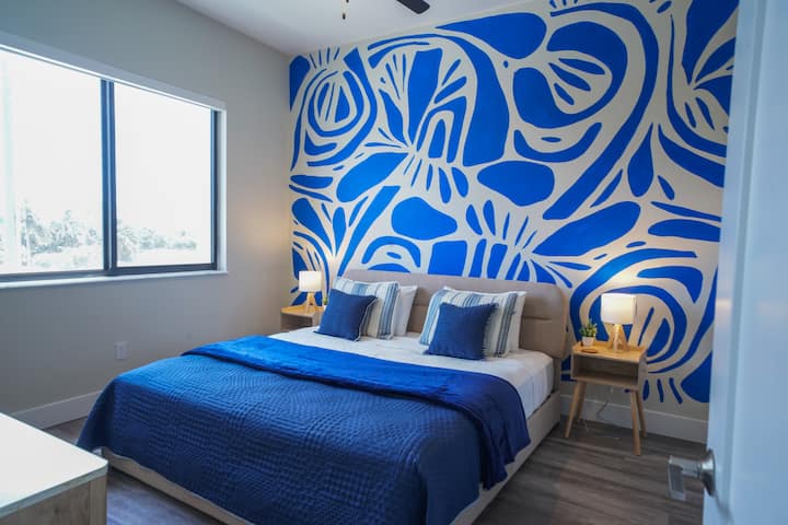 Indigo Reef: King Bed 1b/1b Free Parking - West Palm Beach, FL
