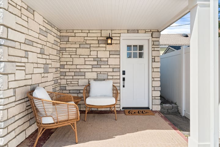 Renovated Cottage | 5 Min To Asbury | Free Parking - Asbury Park, NJ