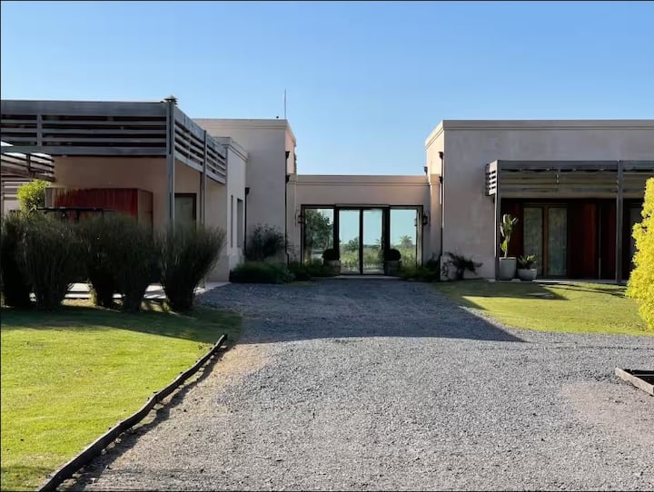 Encanto Silvestre, Casa De Campo - Lobos