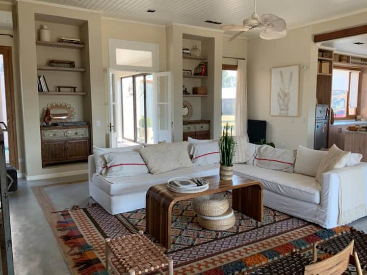 Wild Charm, Casa De Campo - Lobos