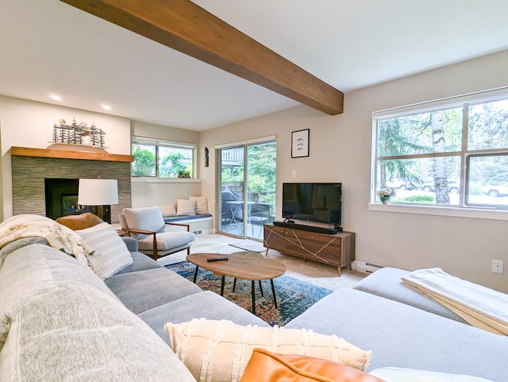 Lux 2 Bdrm Ski-in/out, Safe Bike Storage - Whistler Blackcomb