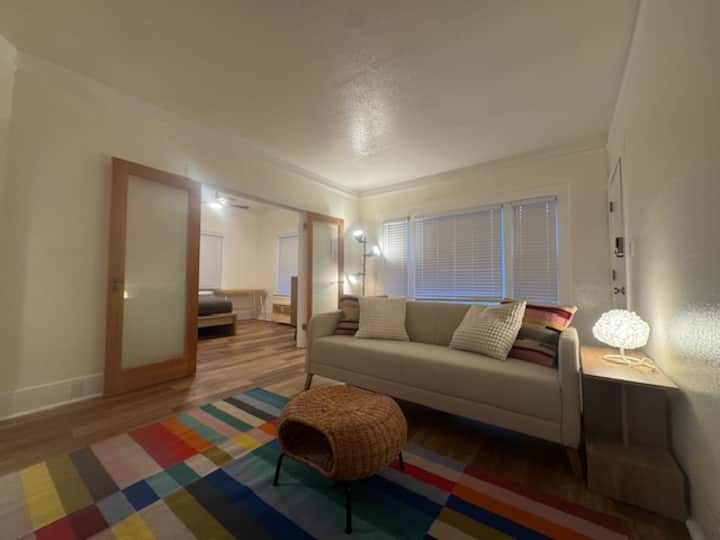 Beautiful, Remodeled 1-bedroom Downtown Apartment - Tacoma, WA