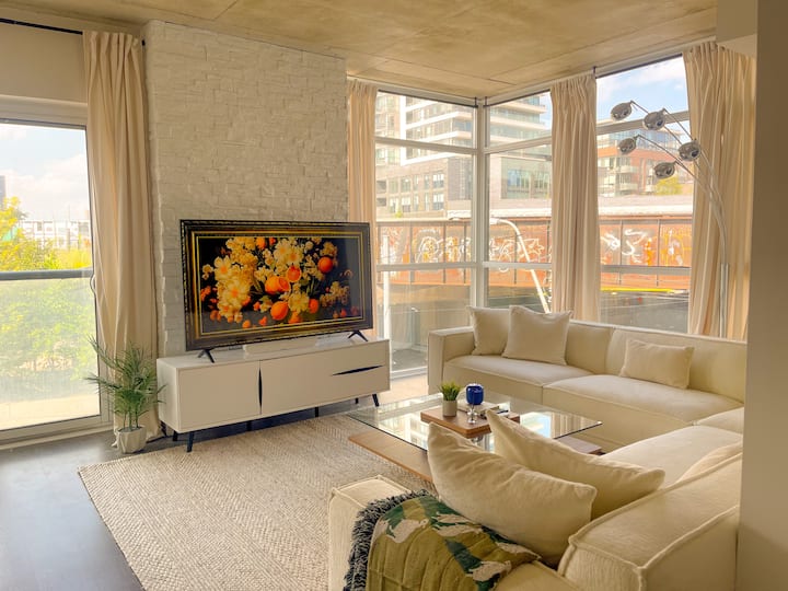 Luxury Spacious Downtown Toronto Condo - Toronto