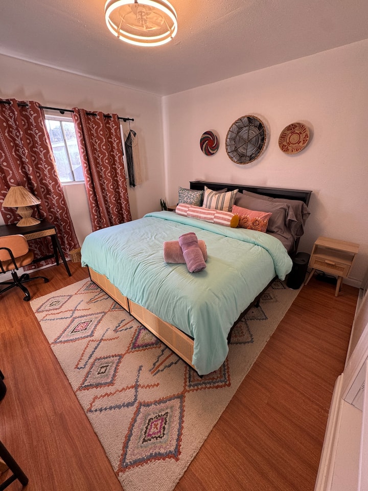 The Boho Jungle *King Bed* - Santa Monica, CA