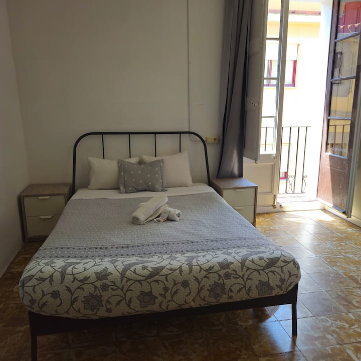 Central And Basic Drassanes - Barcelona