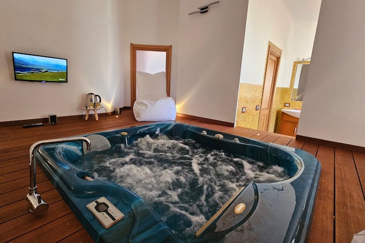 Villa Smeralda - Con Vasca Idromassaggio 3 Posti - Arzachena