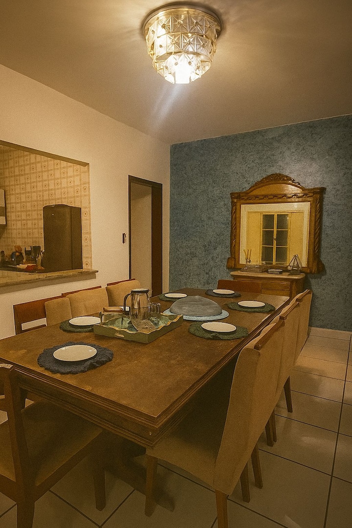 Casa Amarela Com Charme Retrô - Parte Superior - Belo Horizonte