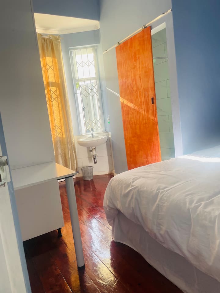 52 Weston Holiday Home Room 4 - Queensburgh