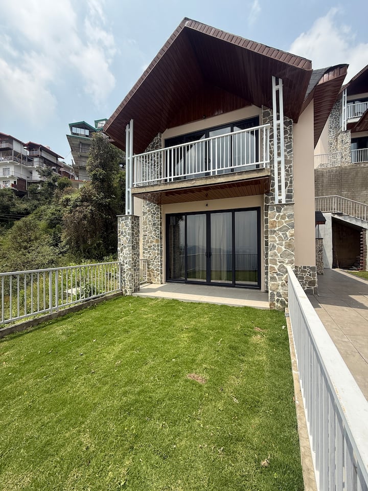 Himalayan Escape Cottages With Private Lawn - Chail