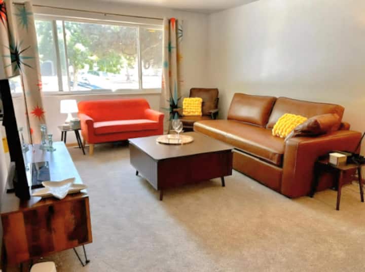 1960s Sanctuary In Old Town Foco: Starlight*house - Fort Collins, CO