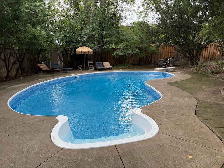 Beautiful Spacious 4br House Pool Parking - Markham, Canada