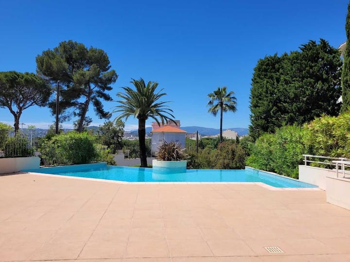 Grand 2p, Juan Les Pins - Plages/pinède à Pied - Antibes