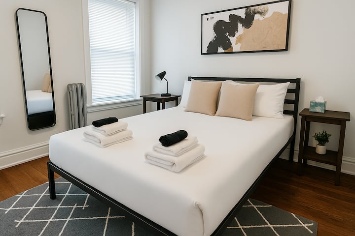 1br Pad With Homey Feel - Chicago, IL