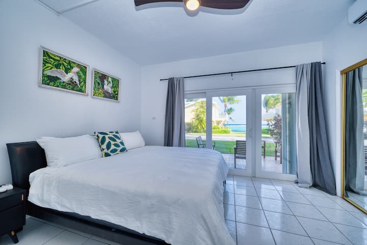 South Sound 2br | Beach Retreat W/ Pool & Patio - 開曼群島