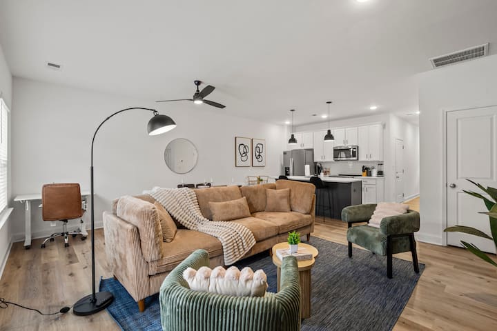 Luxe King 3br Townhouse—mins To Uptown Clt! - Steele Creek - Charlotte