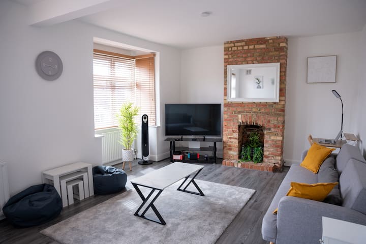 Modern 3 Bed Bromley, Chislehurst House - Bromley