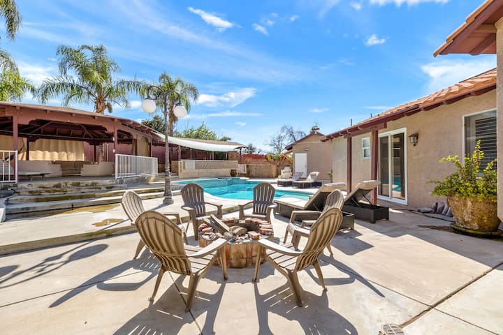 Resort-style 5br | Pool | Sleeps 13 | Pet-friendly - Hemet, CA