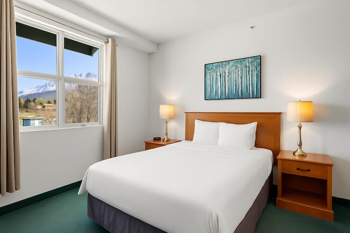 Cozy Hideaway W/ Mtn Views | Near Dt Canmore&banff - Canmore