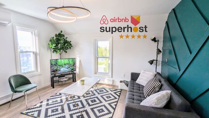 Stylish & Modern House + Near Barrie Beach! - Barrie