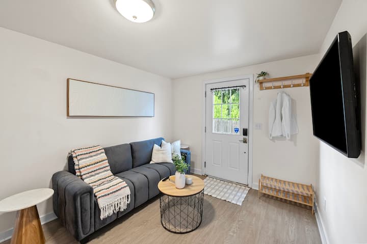 Kirkland 86th Guest House #B - Kirkland, WA