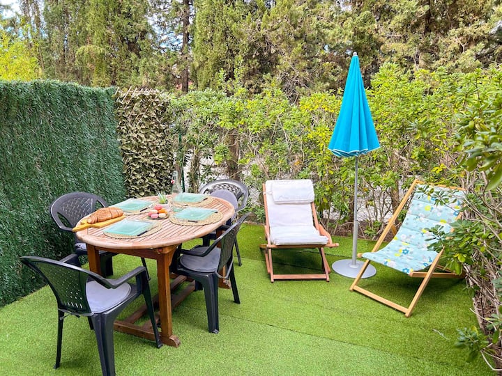 Studio Rez De Jardin Dans Résidence Avec Piscine - Sanary-sur-Mer