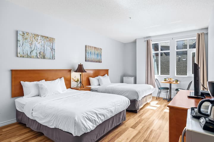 Canmore Getaway | 2 Beds + Savings - Canmore