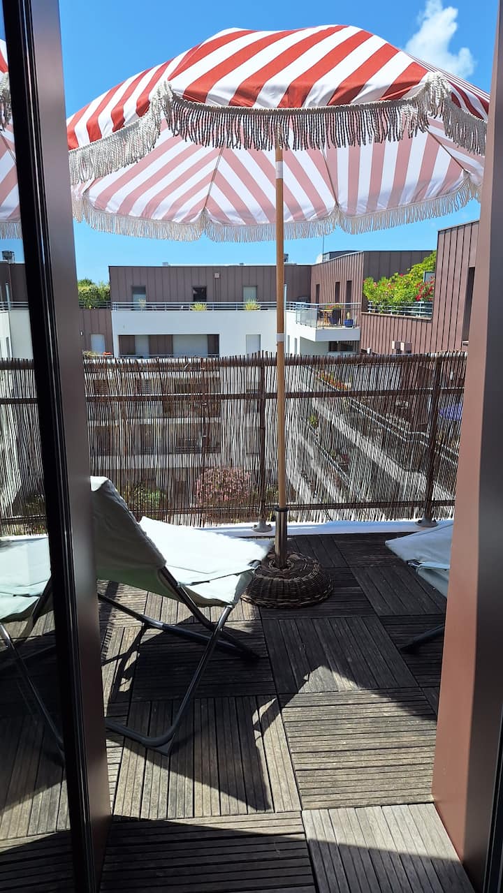 Près Du Port, Au Calme Avec Balcon & Parking ! - La Rochelle