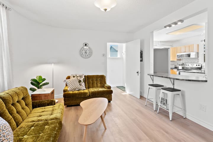 Near U Of S & River | Cozy 2br Upper Suite - Saskatoon