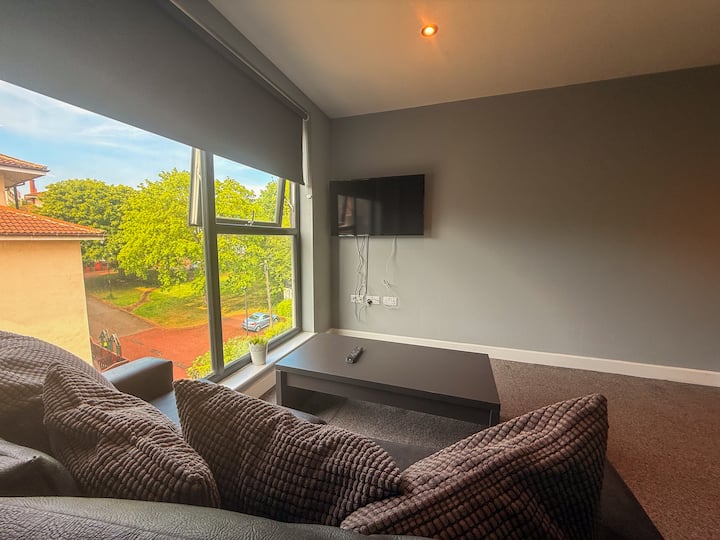 Modern Central Apartment - Sleeps 4 + Parking - Gateshead