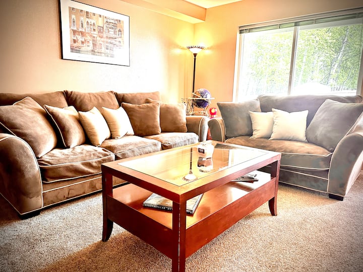 Awesome 2br 1ba Southside Townhouse - Anchorage, AK
